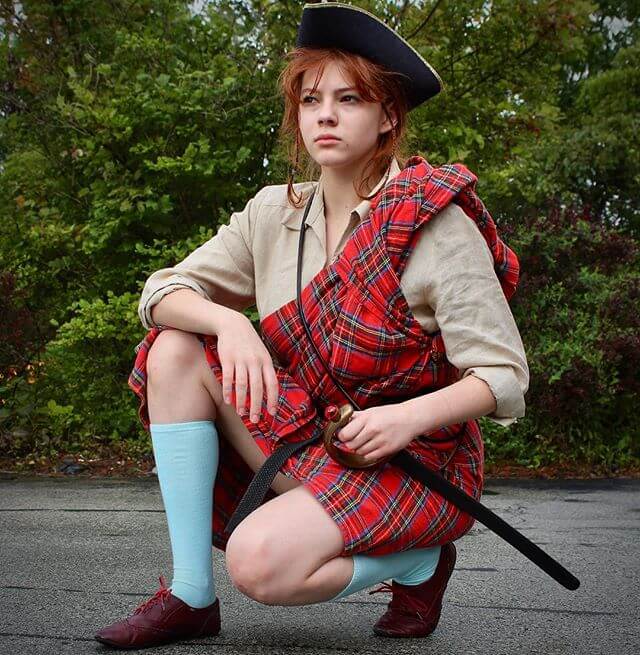 The girl continues her exploration of Scottish history. - Jerz's ...
